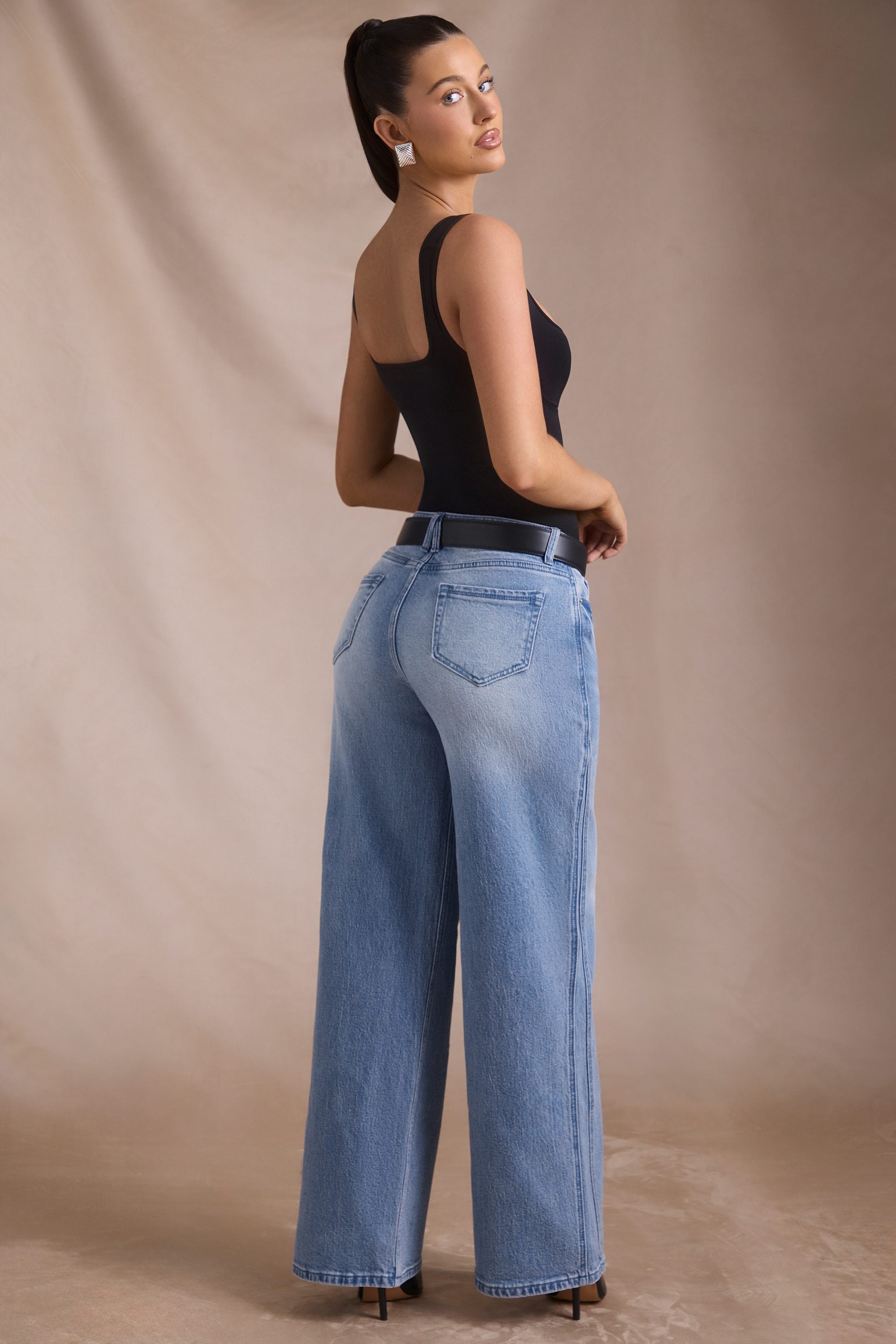 Jeylan Low-Rise Wide-Leg Jeans in Vintage Wash | Oh Polly